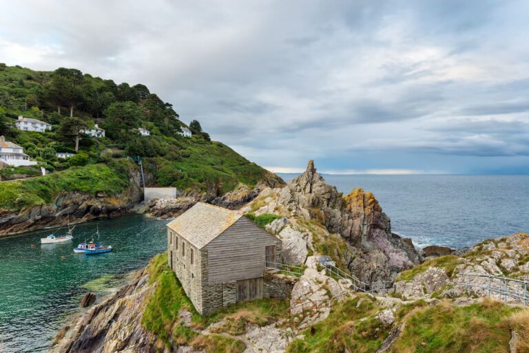 Travelling to Cornwall Without a Car - The Itinerary You Need